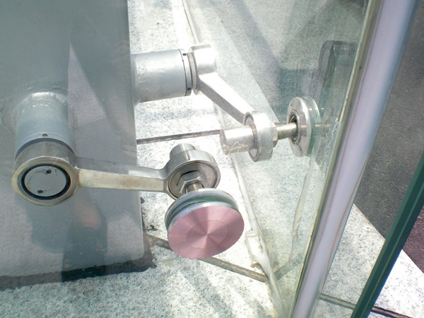 spider fitting glass canopy project